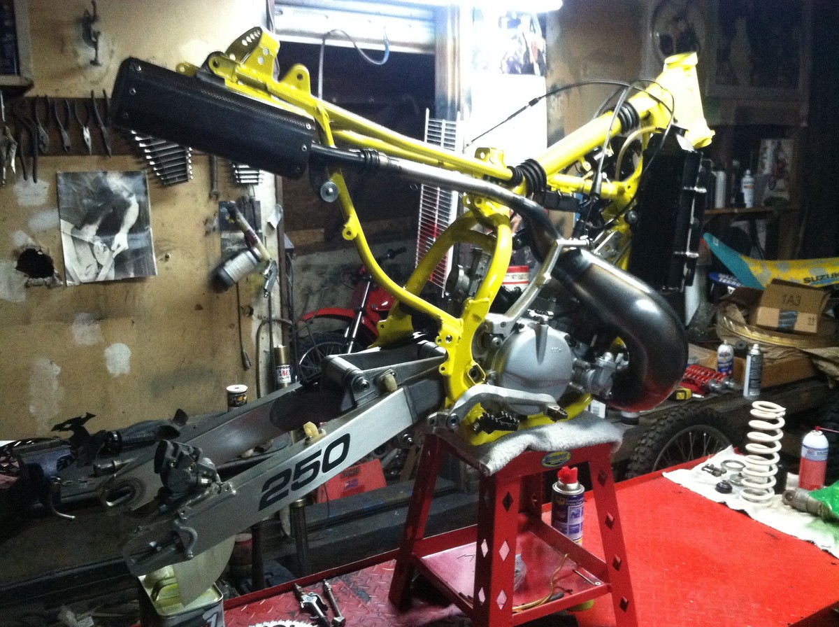 Guy Cooper's Factory 91 RM250 sx bike resto - Old School Moto ...