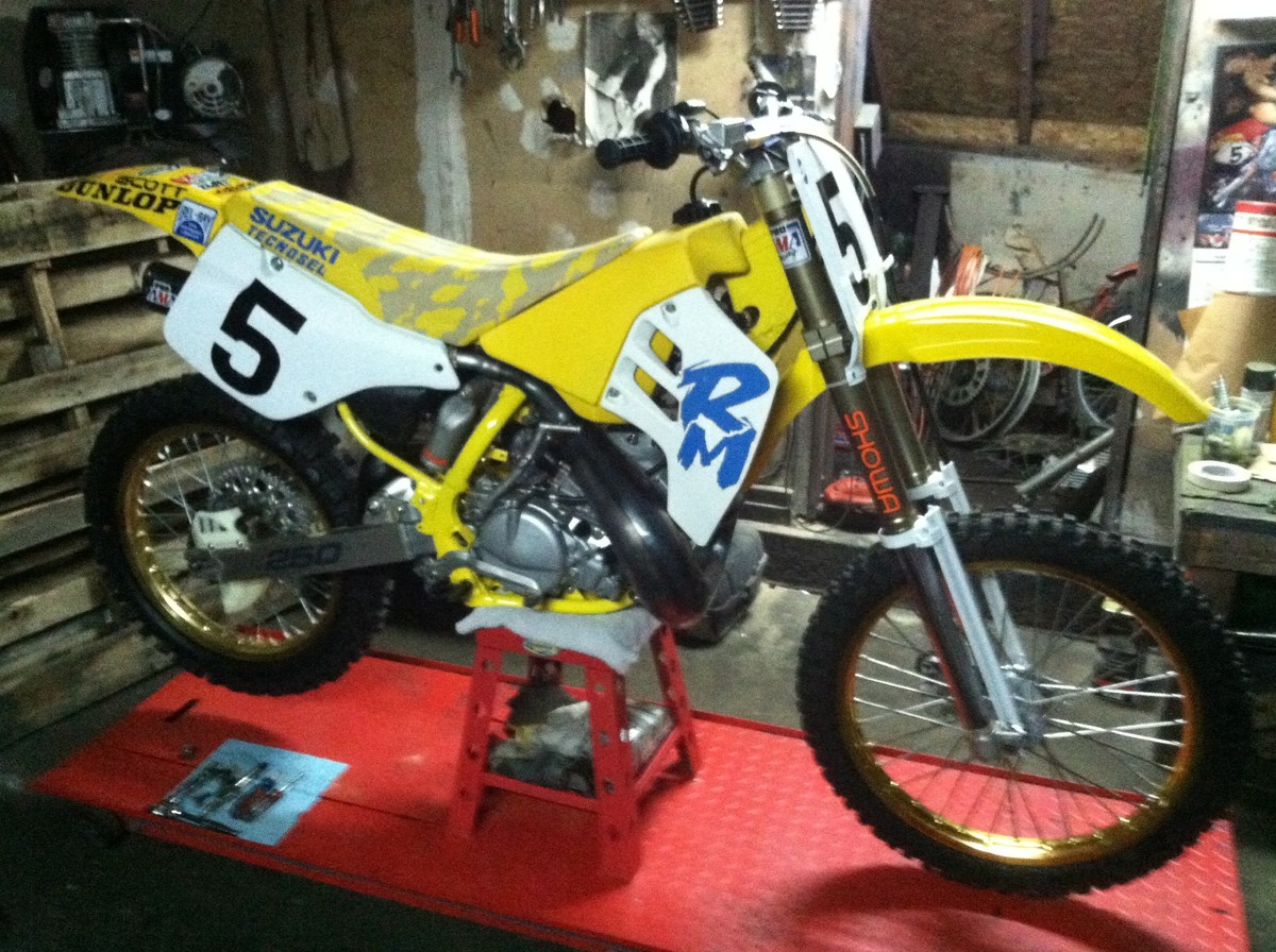 Guy Cooper's Factory 91 RM250 sx bike resto - Old School Moto ...