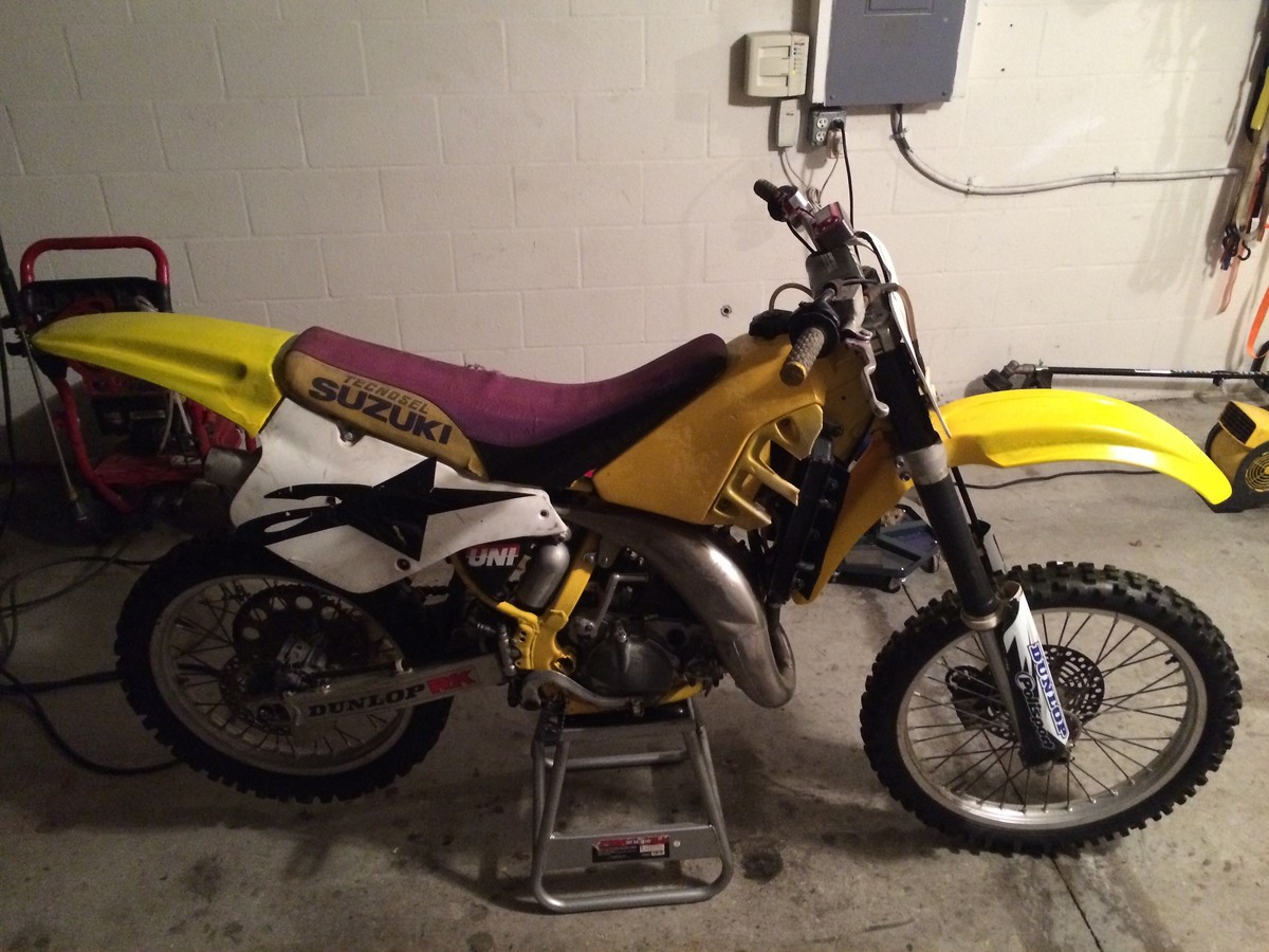 Suzuki RM-125 1992 'USA' restoration - Old School Moto - Motocross ...