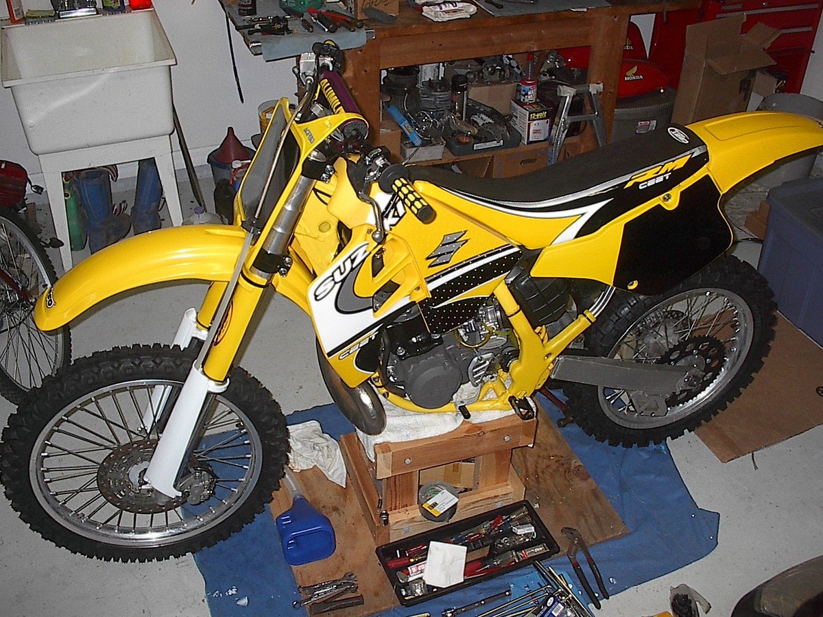 Suzuki RM-125 1992 'USA' restoration - Old School Moto - Motocross ...