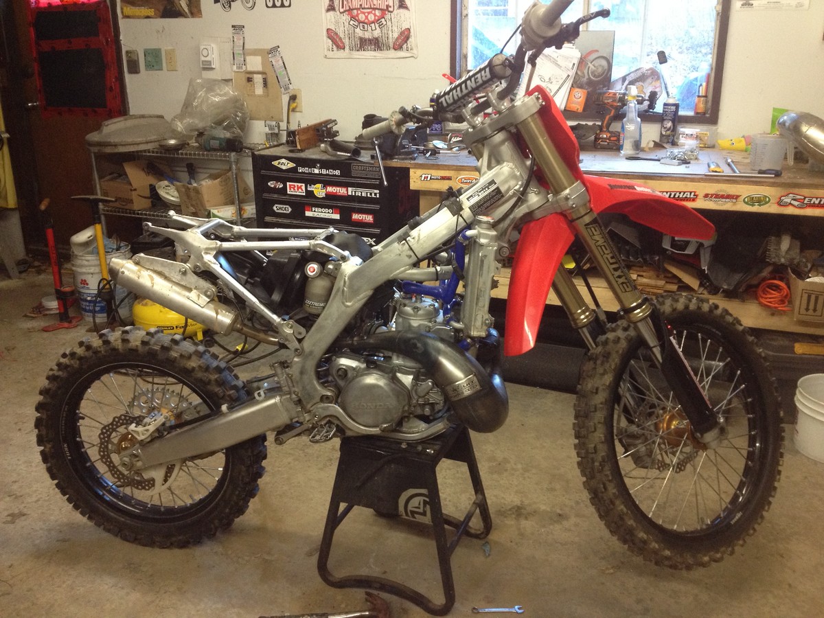 Full Tilt CR250 Build - MXA Two Stroke Hall of Fame - Bike Builds ...