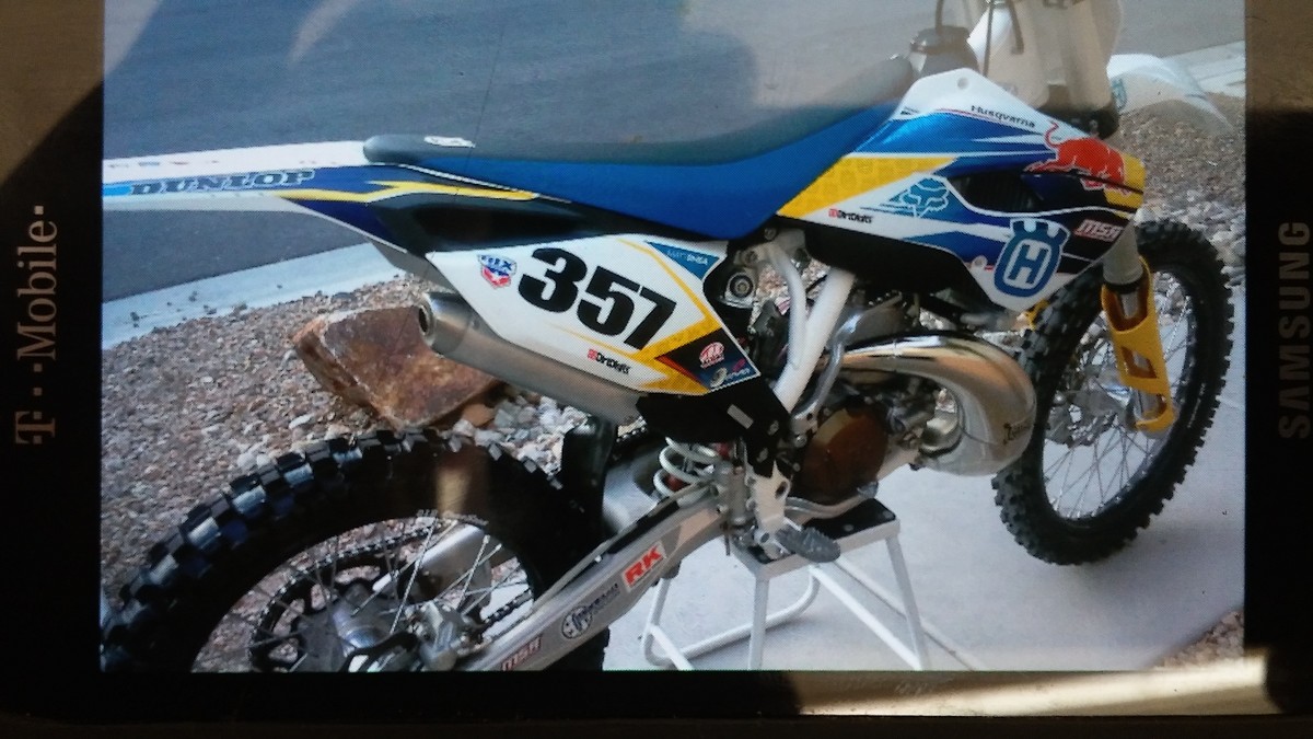 Swizcore and I dissect the best looking team graphics ever - Moto ...