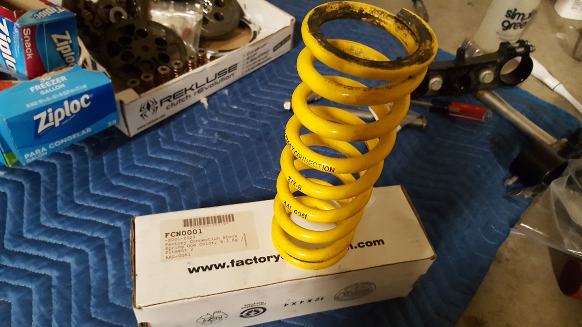 Factory connection 6.1kg/mm showa shock spring - For Sale/Bazaar ...