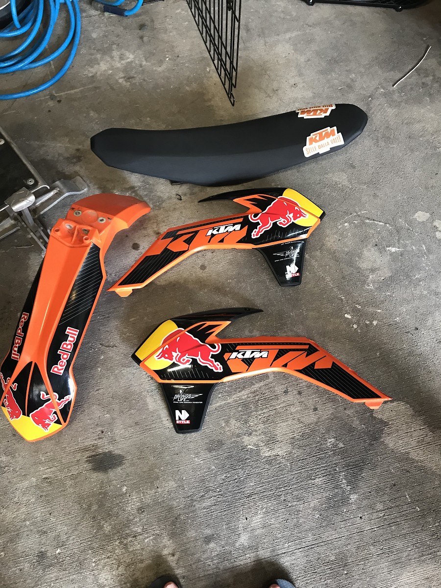 2011-2015 ktm 125/450 redbull oem graphics and guts phantom seat - Bike ...