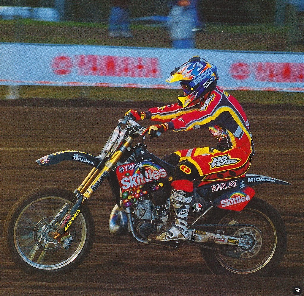 Rear plates on having sponsors logos not numbers - Moto-Related ...