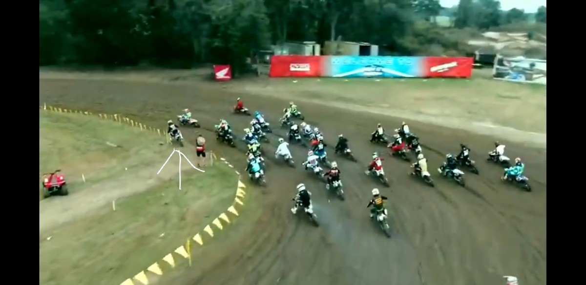 Deegan cutting the track in the supermini 1 moto 2 at the mini o's ...