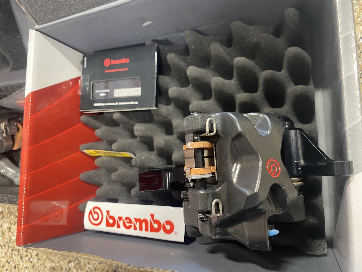 Brembo SXS calipers, Enzo WP to KYB shock, Vortex Twisted development ...