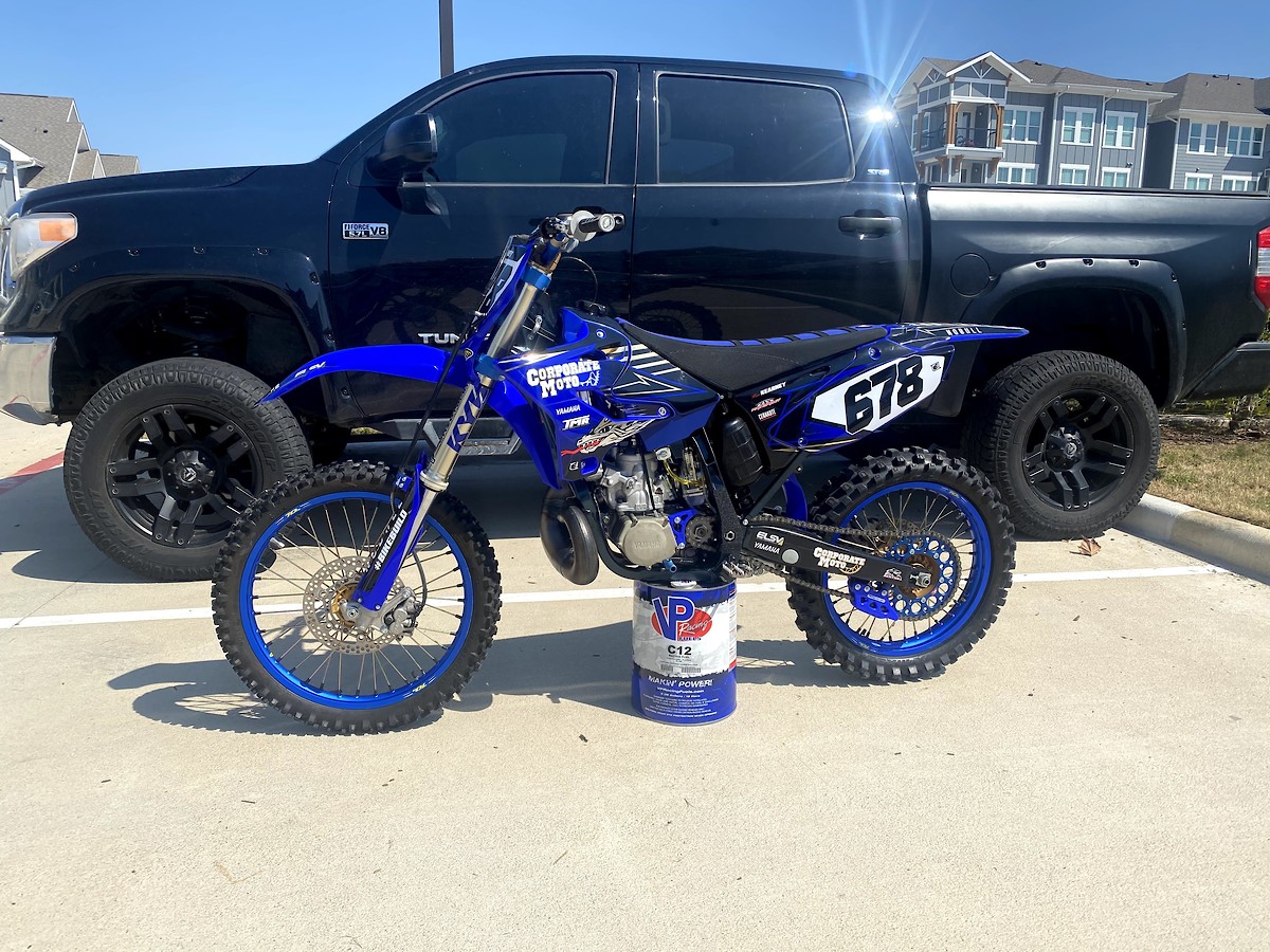 Yamaha YZ 250 - Chassis off to get vapor blasted - Bike Builds ...