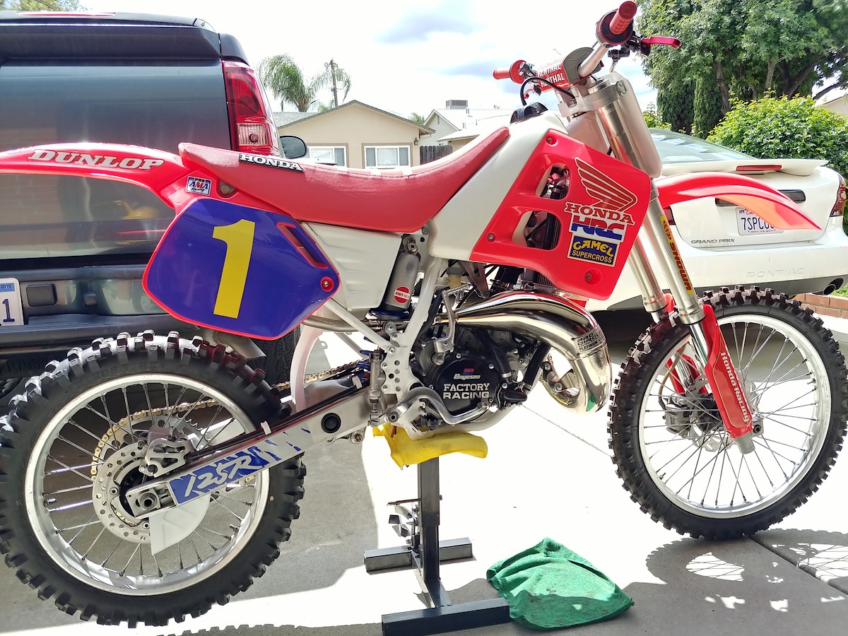 1992 CR 125 Restoration: Photo shoot in my garage P.6 - Bike Builds - Motocross Forums / Message ...