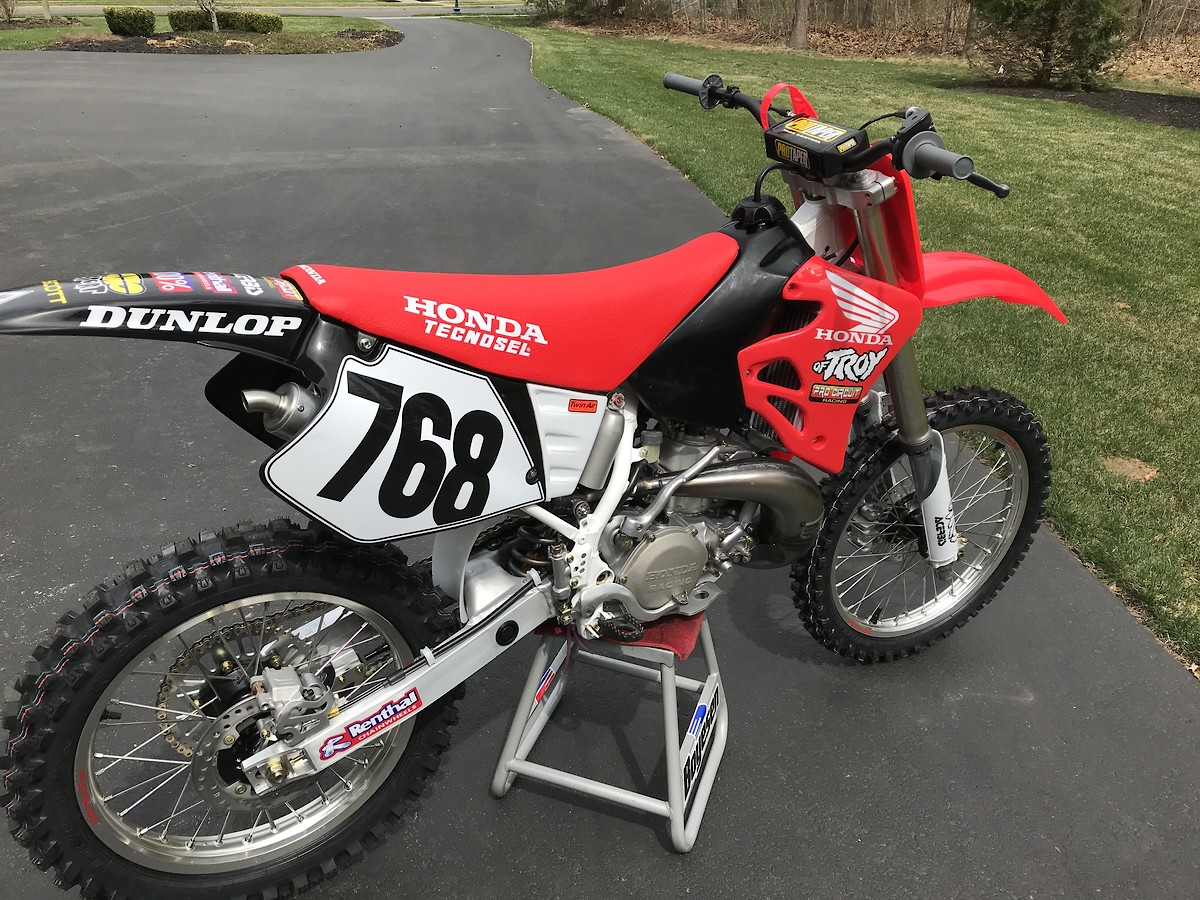 anyone have 1995 HOT graphics on 1997 up cr250 - Bike Builds ...