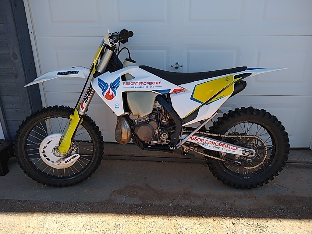 KTM 300 XC vs. Husqvarna TX 300 vs. GG 300 EX - Moto-Related ...