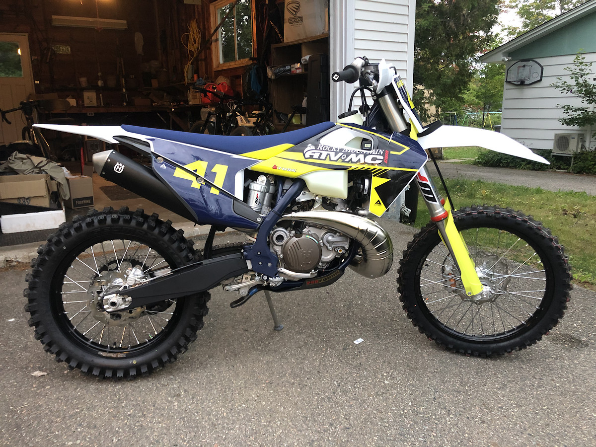 Husqvarna lower subframe carbon protection - Moto-Related - Motocross ...