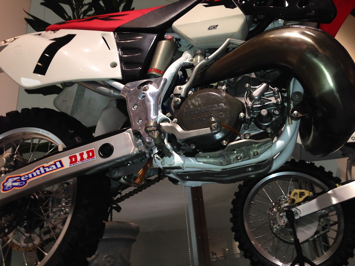 1995 HRC CR250R Replica: A Survivor From JAPAN - Bike Builds ...