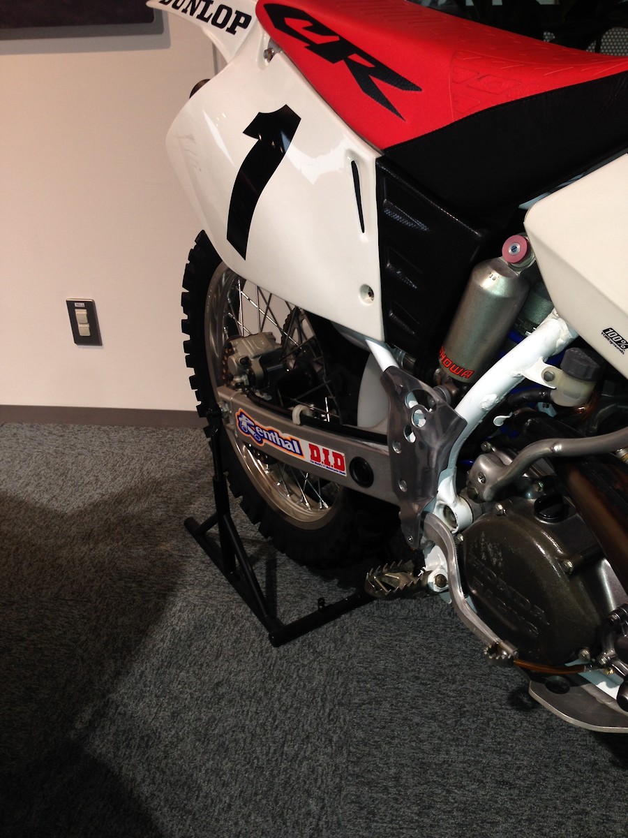 1995 HRC CR250R Replica: A Survivor From JAPAN - Bike Builds ...