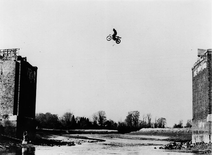 The first EVER motorcycle backflip that no one seems to know about ...