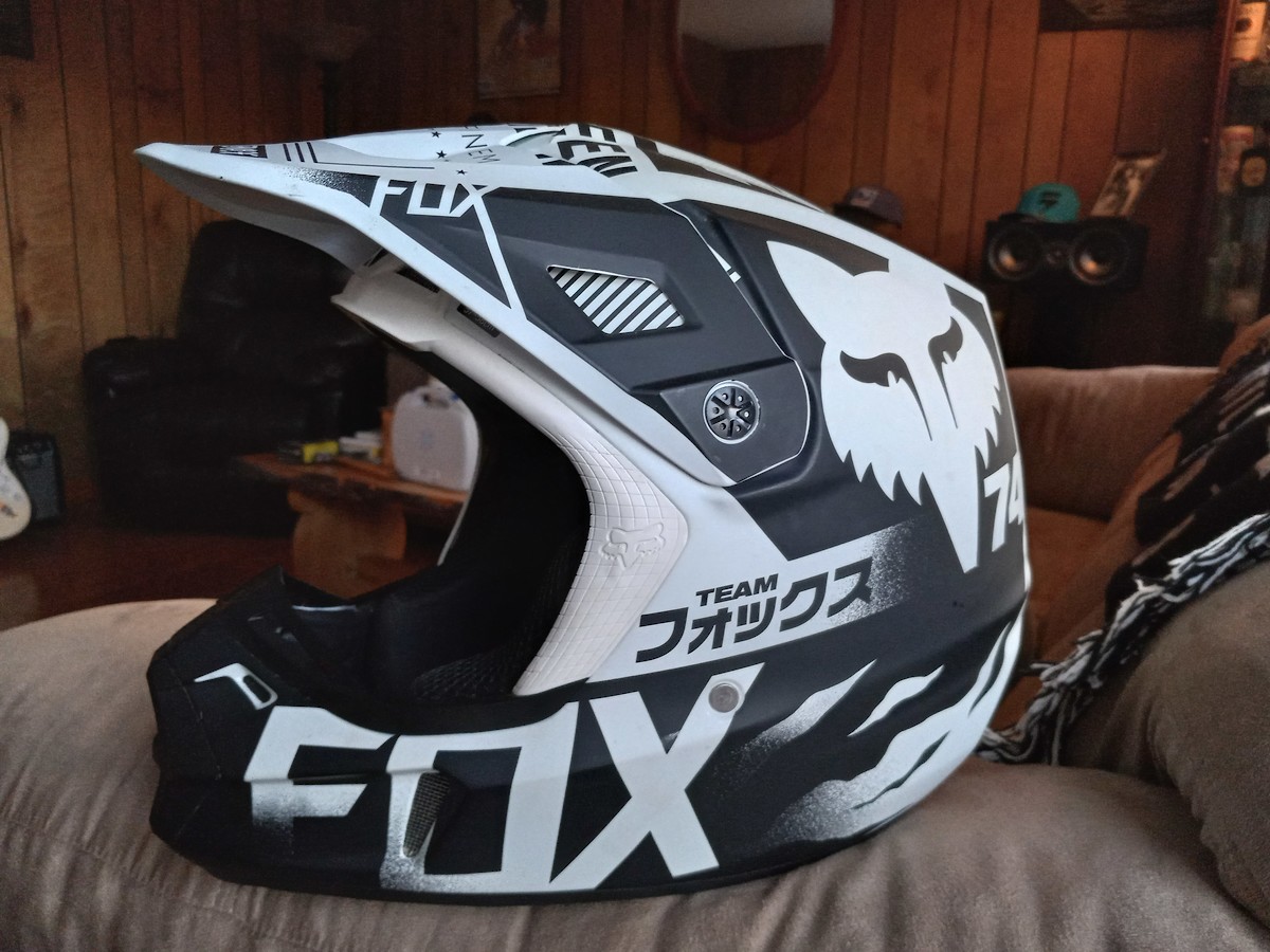 Fox V2 Helmets - For Sale/Bazaar - Motocross Forums / Message Boards ...