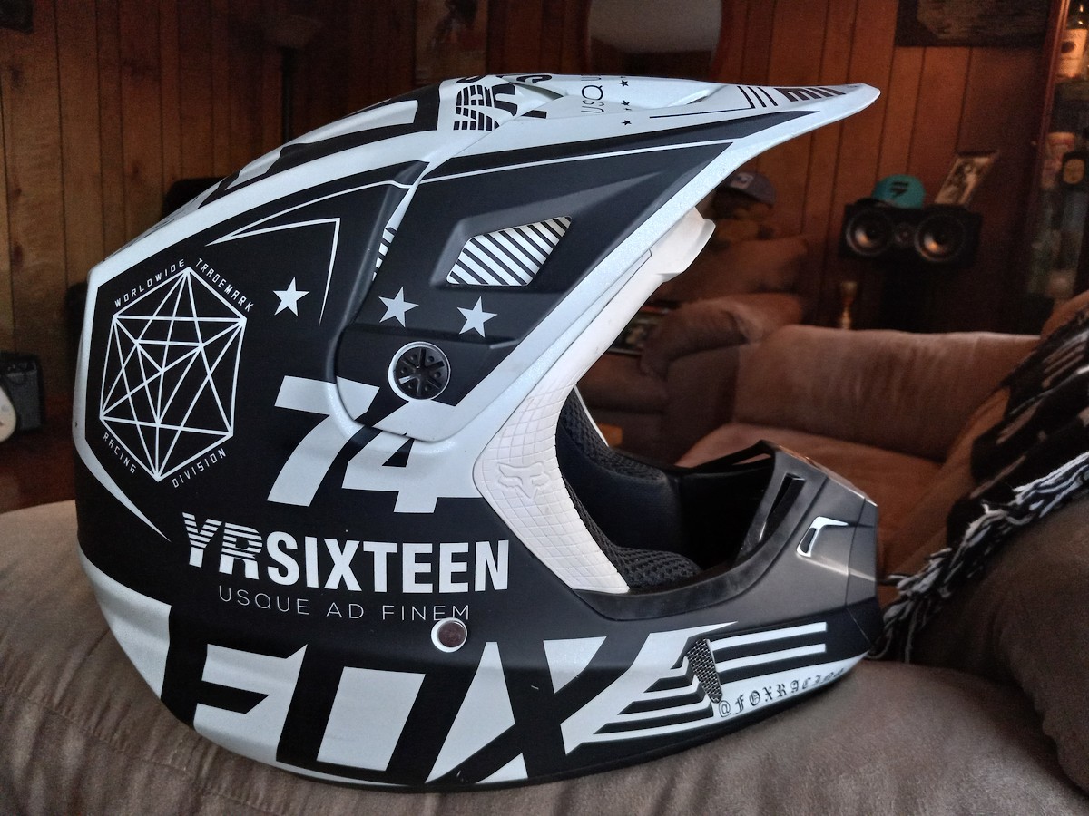 Fox V2 Helmets - For Sale/Bazaar - Motocross Forums / Message Boards ...