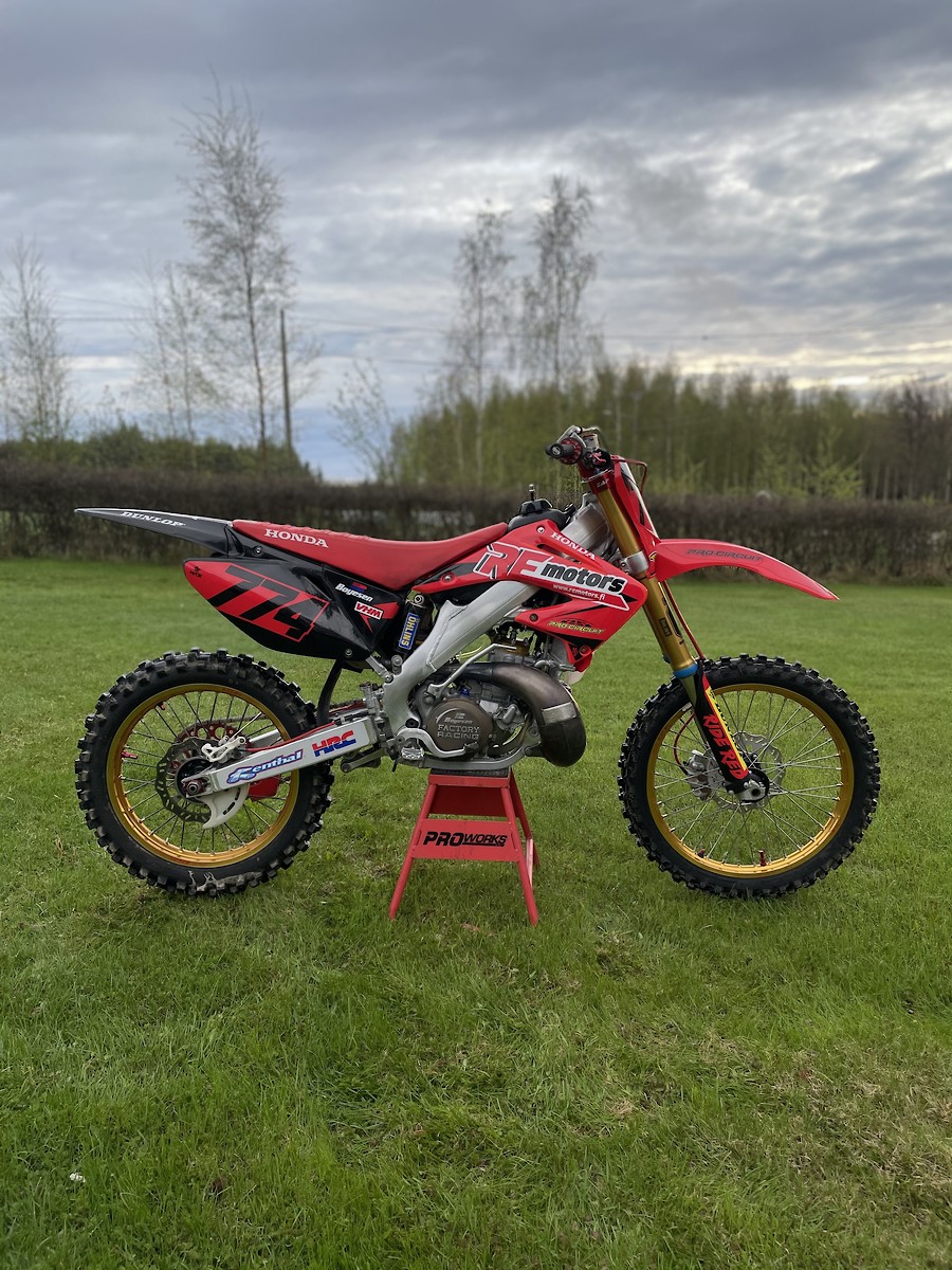 ’05 CR250 winter refresh | Finished-Photo update! | - Bike Builds ...