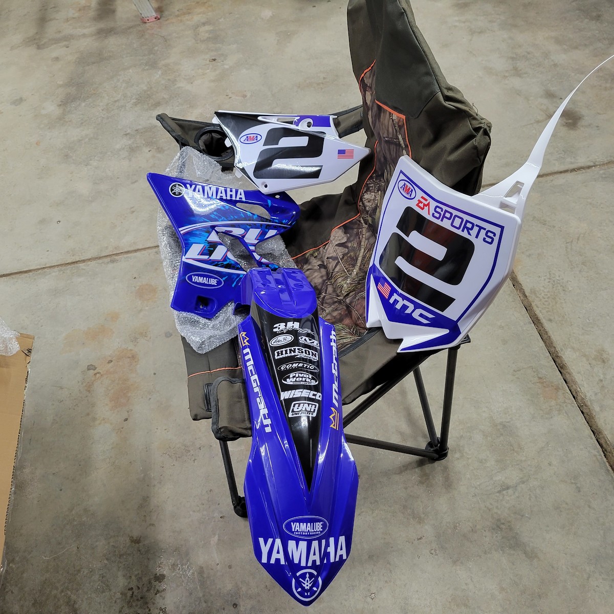 Tribute build of the KING'S 02' Bud Light YZ250 - Bike Builds ...