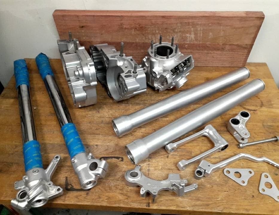 Tribute build of the KING'S 02' Bud Light YZ250 - Bike Builds ...