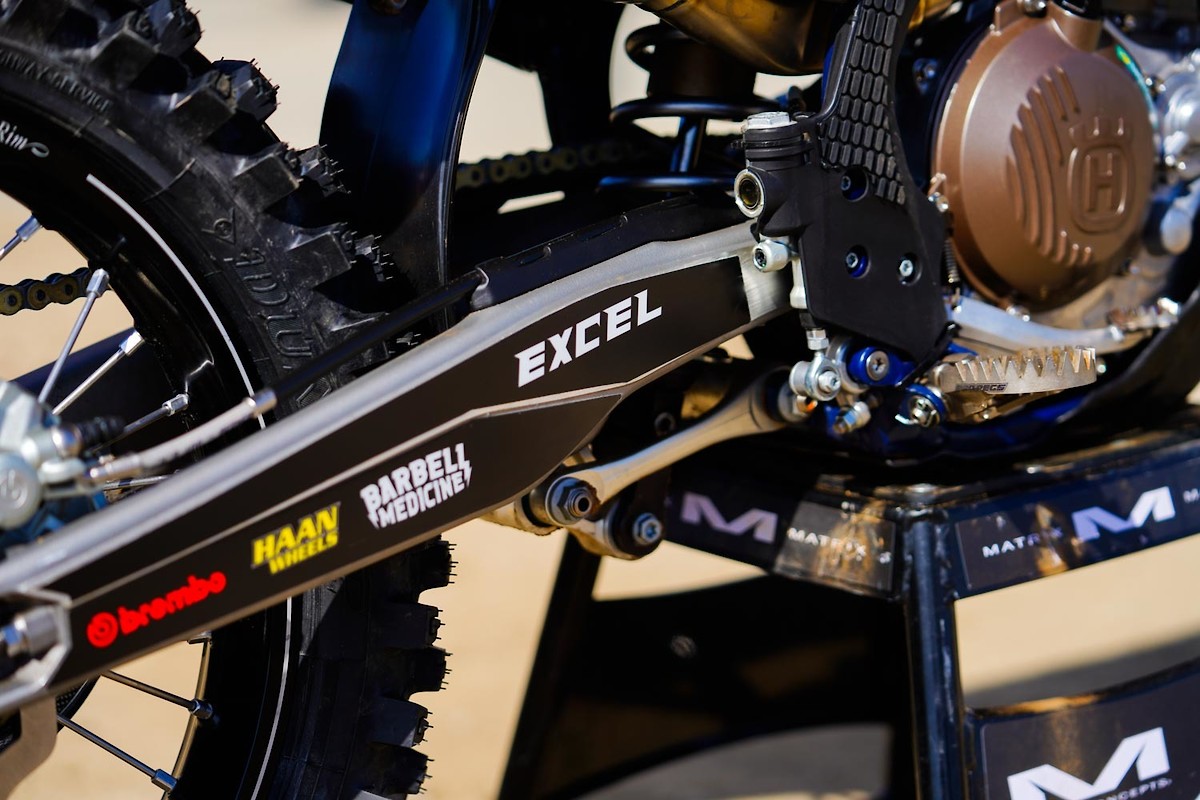 2022 Husqvarna FC450 Factory Build (Carbon Fiber Tank + New Project ...