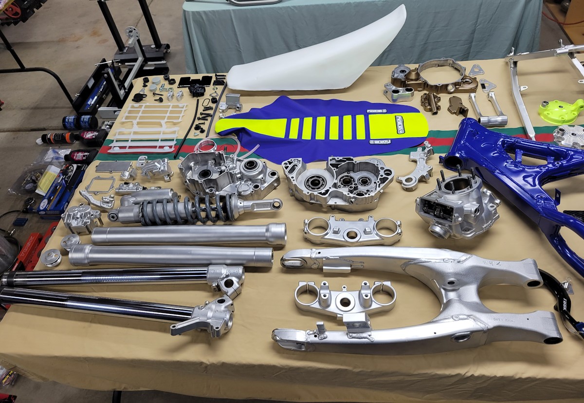 Tribute build of the KING'S 02' Bud Light YZ250 - Bike Builds ...