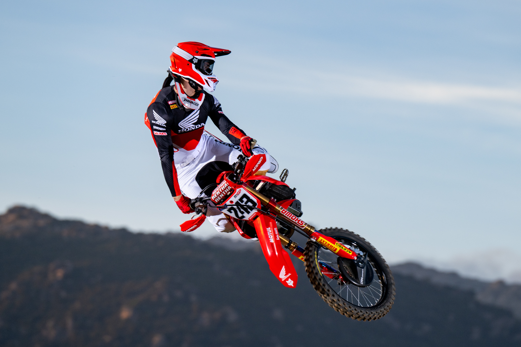 First Look | 2025 CRF450RWE and the 2024 HRC MXGP Team - Motocross ...
