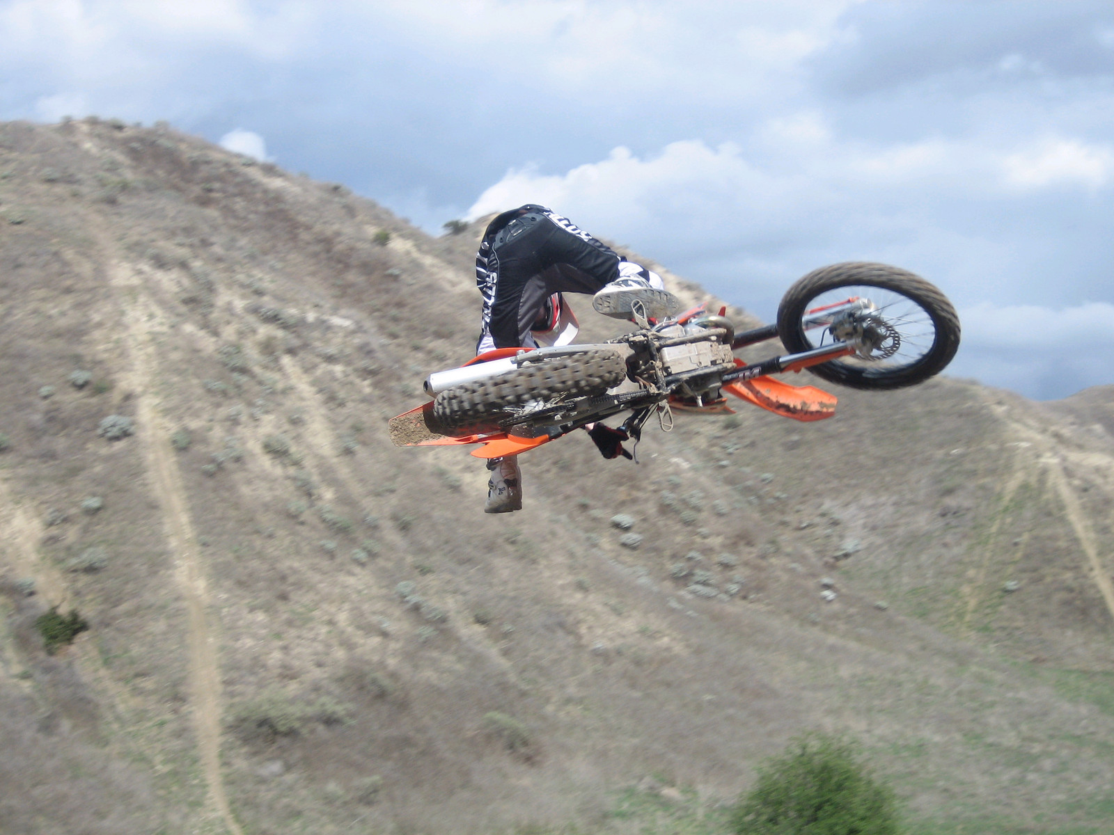 JB15's Honda - JB15's Bike Check - Vital MX