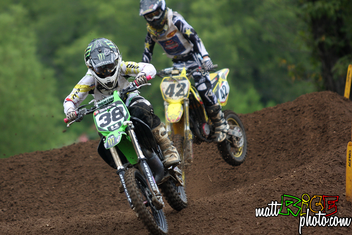 Tanner Stack and Michael Mosiman battle in 85 9-11. - 47RicePhoto ...