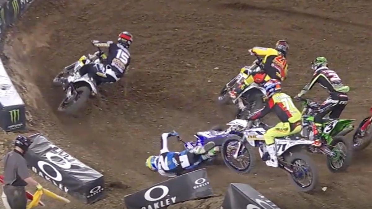 CRASH: Cooper Webb Goes Down Shoulder First in Minneapolis - ML512 ...