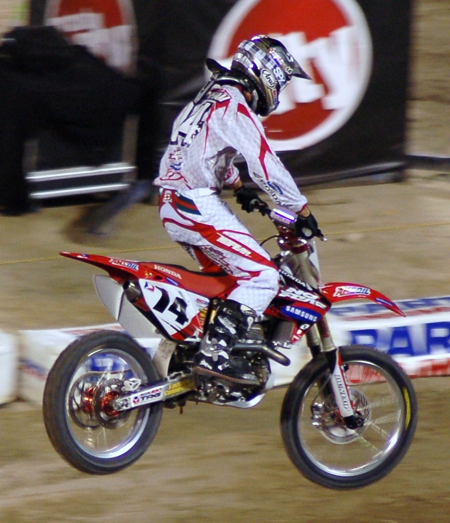 I like the color ( Red ) - photos7 - Motocross Pictures - Vital MX