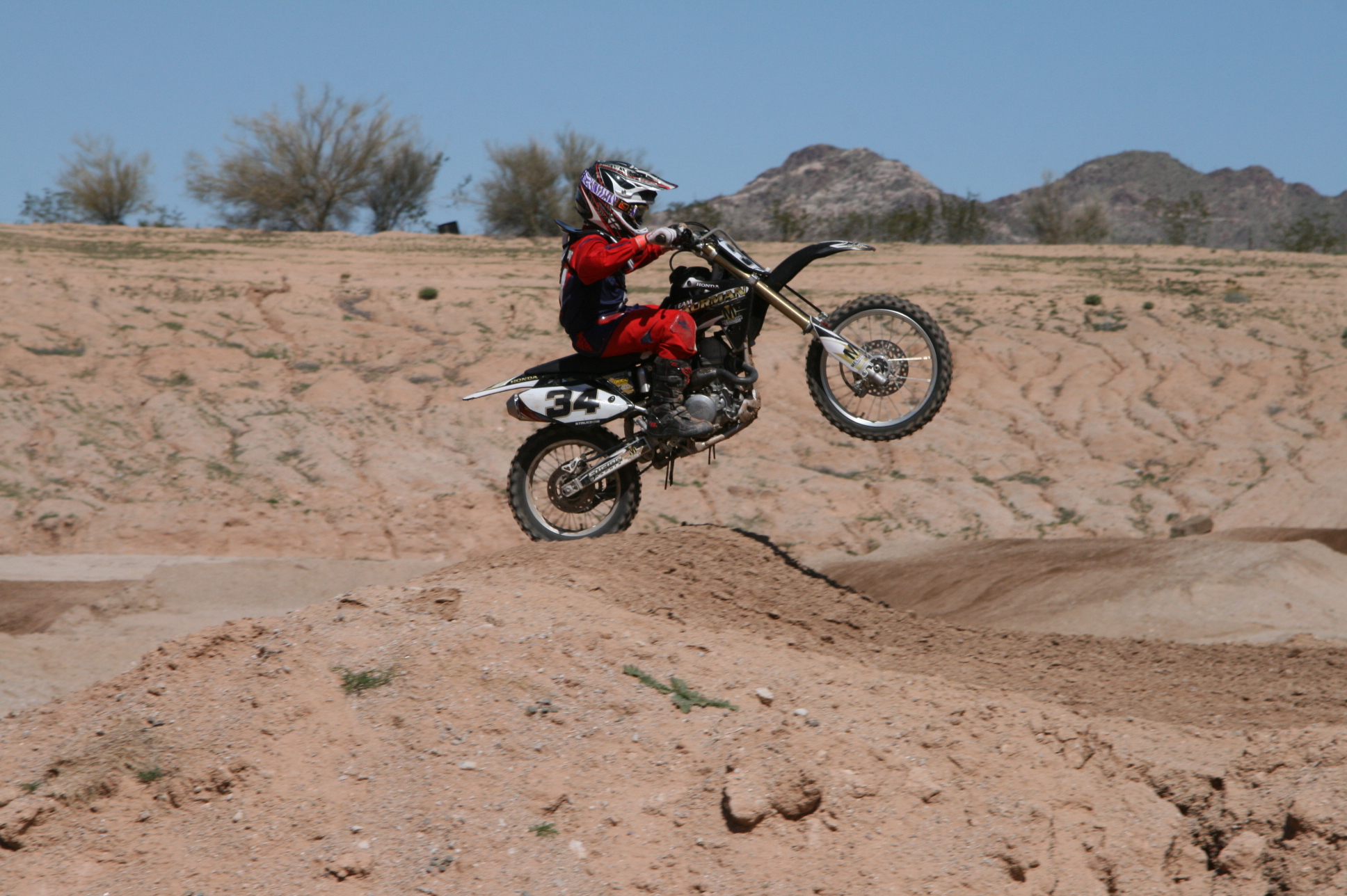 825173065_sundayracing 646 - 34's mechanic - Motocross Pictures - Vital MX