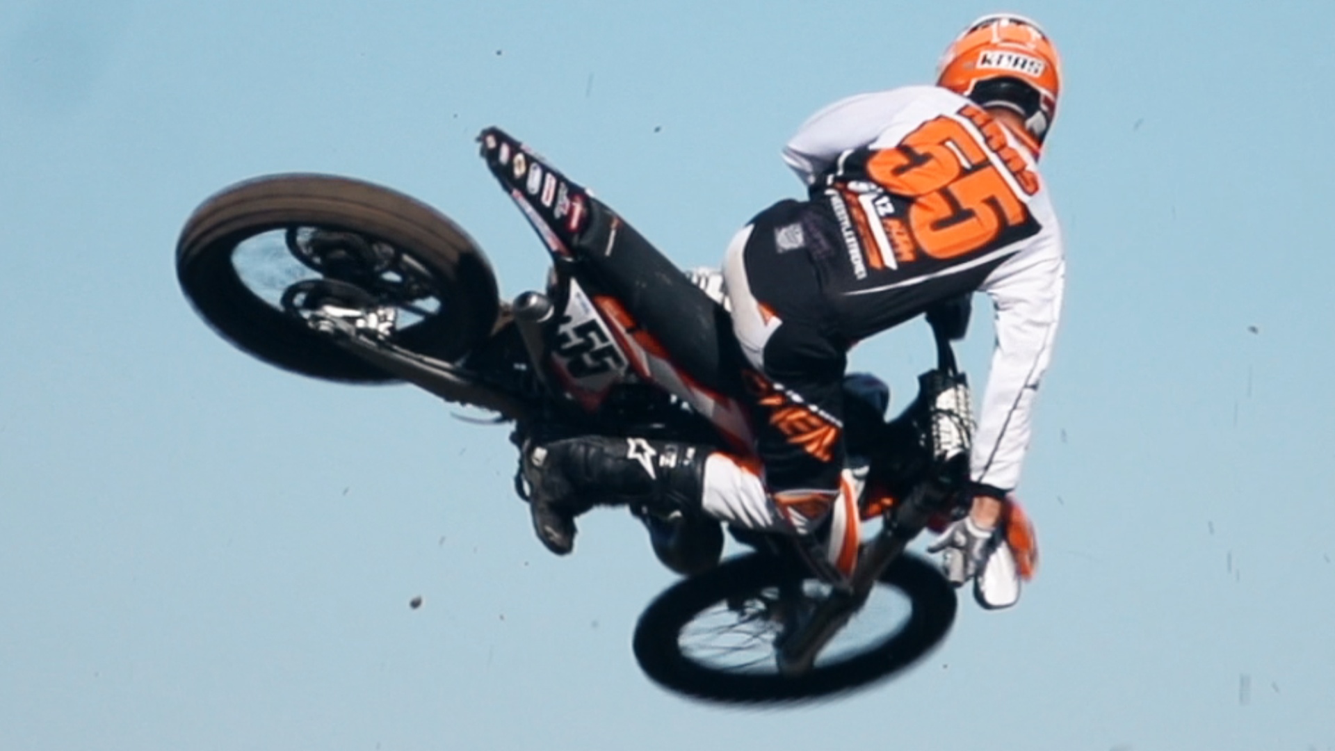 GL12 Racing - British 2 Stroke Champions - www.toofastfilms.com ...