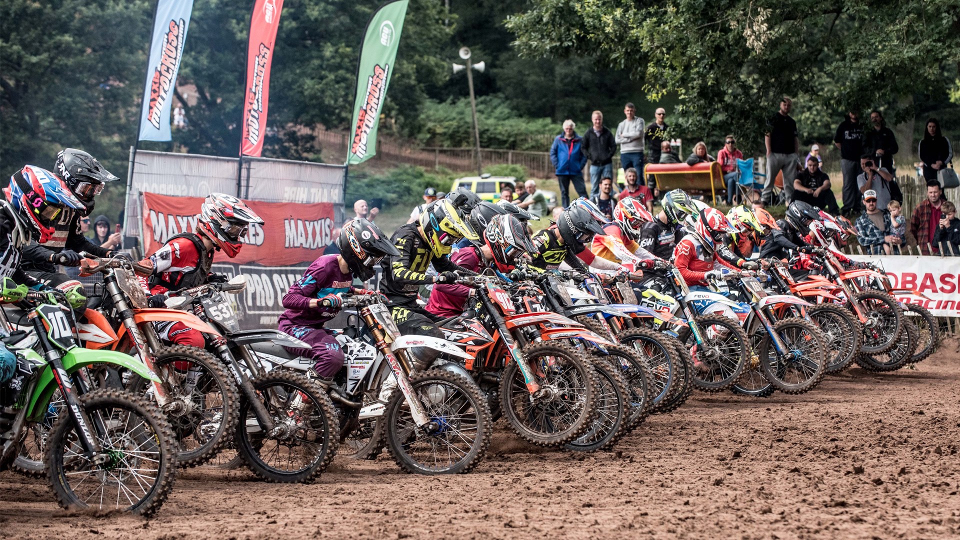 Young Gun 2 Stroke Hero Fights 4 Strokes | Epic Three Rider Motocross ...