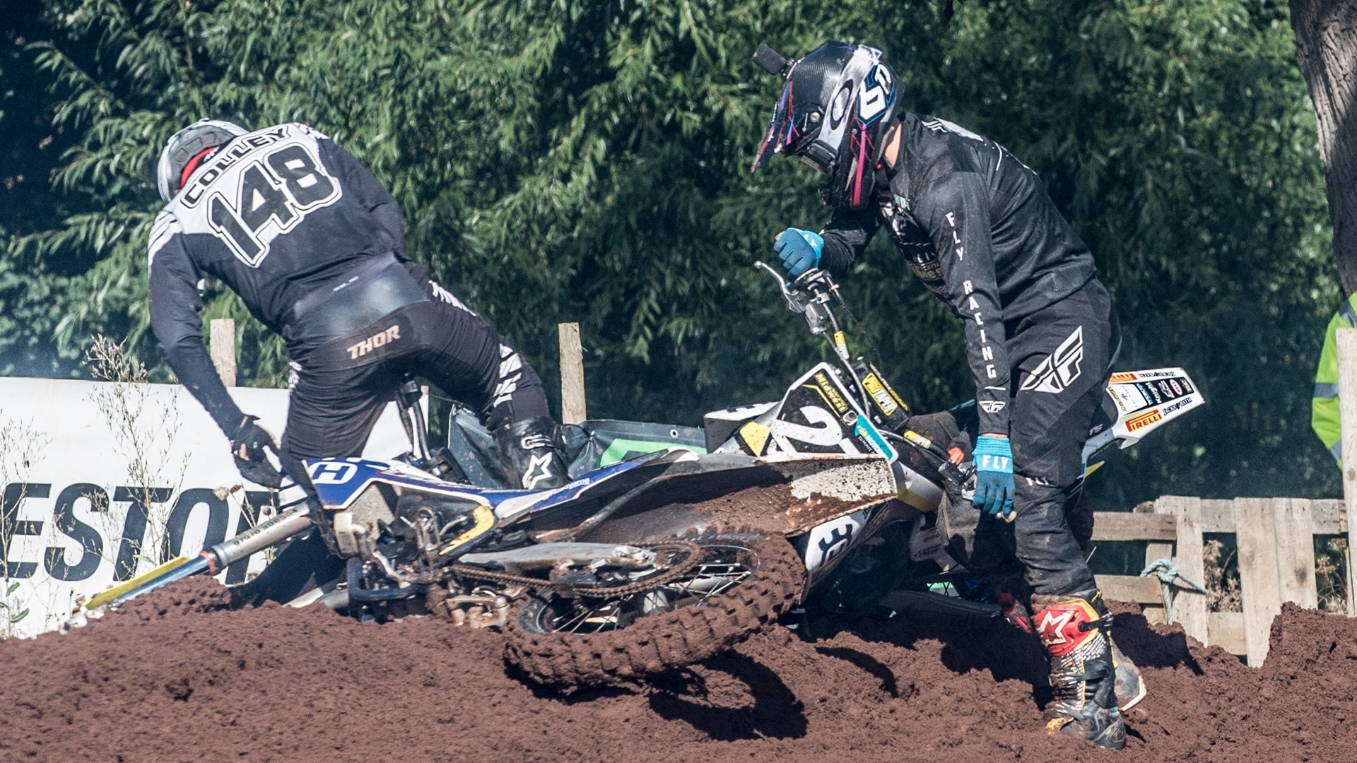 Incredible 125cc Motocross Comeback after First Turn CRASH! - www ...