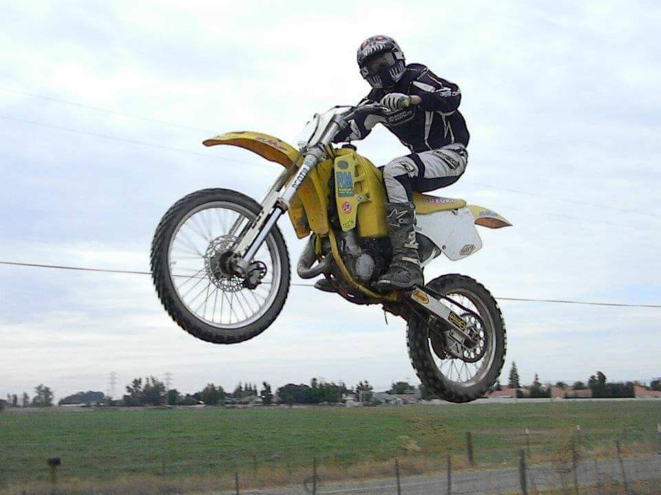 1991 Suzuki RM125 My Old Bike New Owner Jumping It - Mixon848 ...