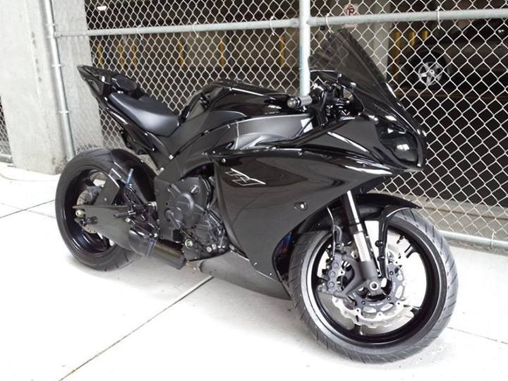 Black Sportbike (2) - DirtRacer - Motocross Pictures - Vital MX