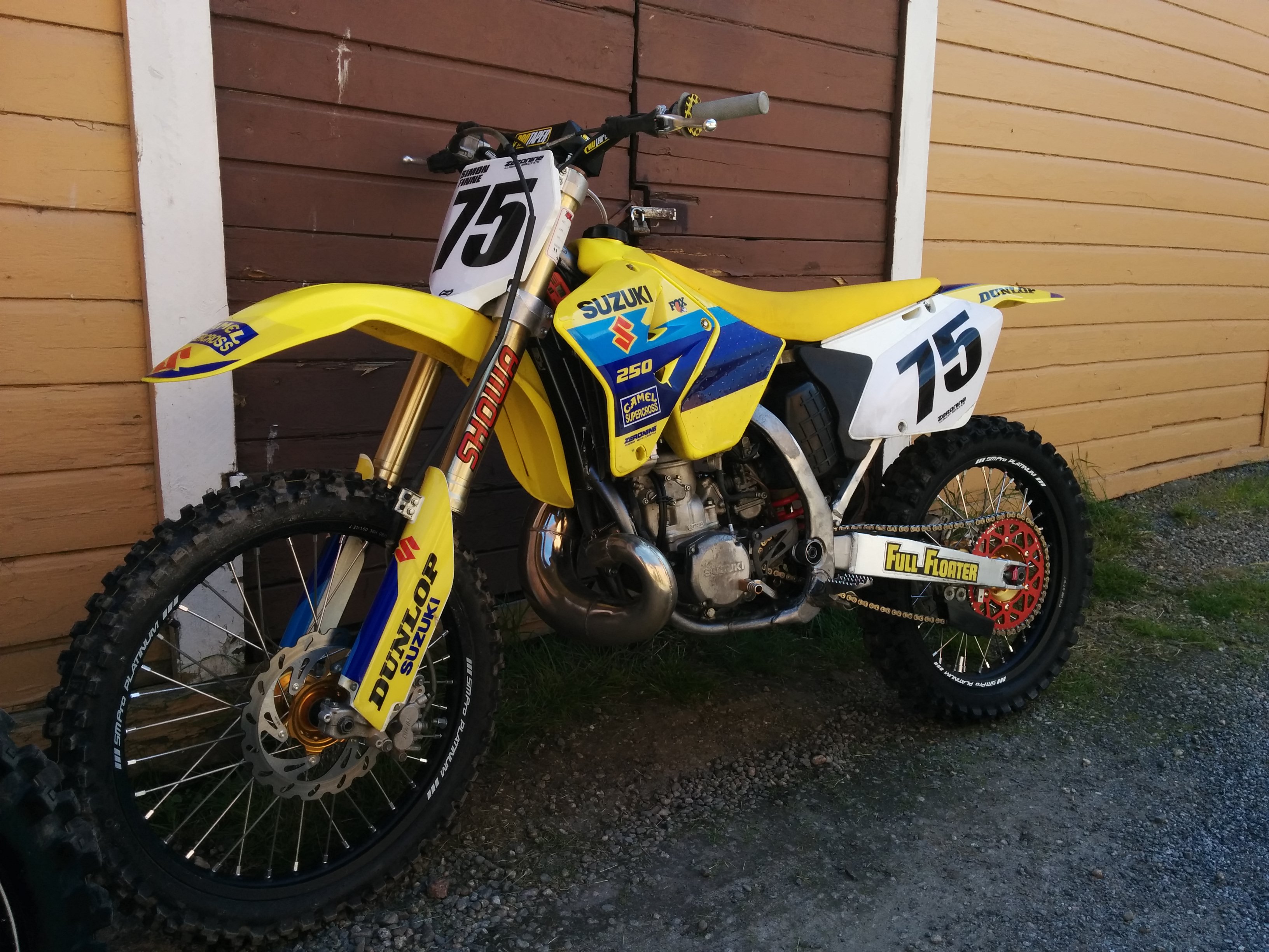 Suzuki RM 250 2008 Motofinne s Bike Check Vital MX Suzuki RM 250 2008 Motofinne s Bike Check Vital MX