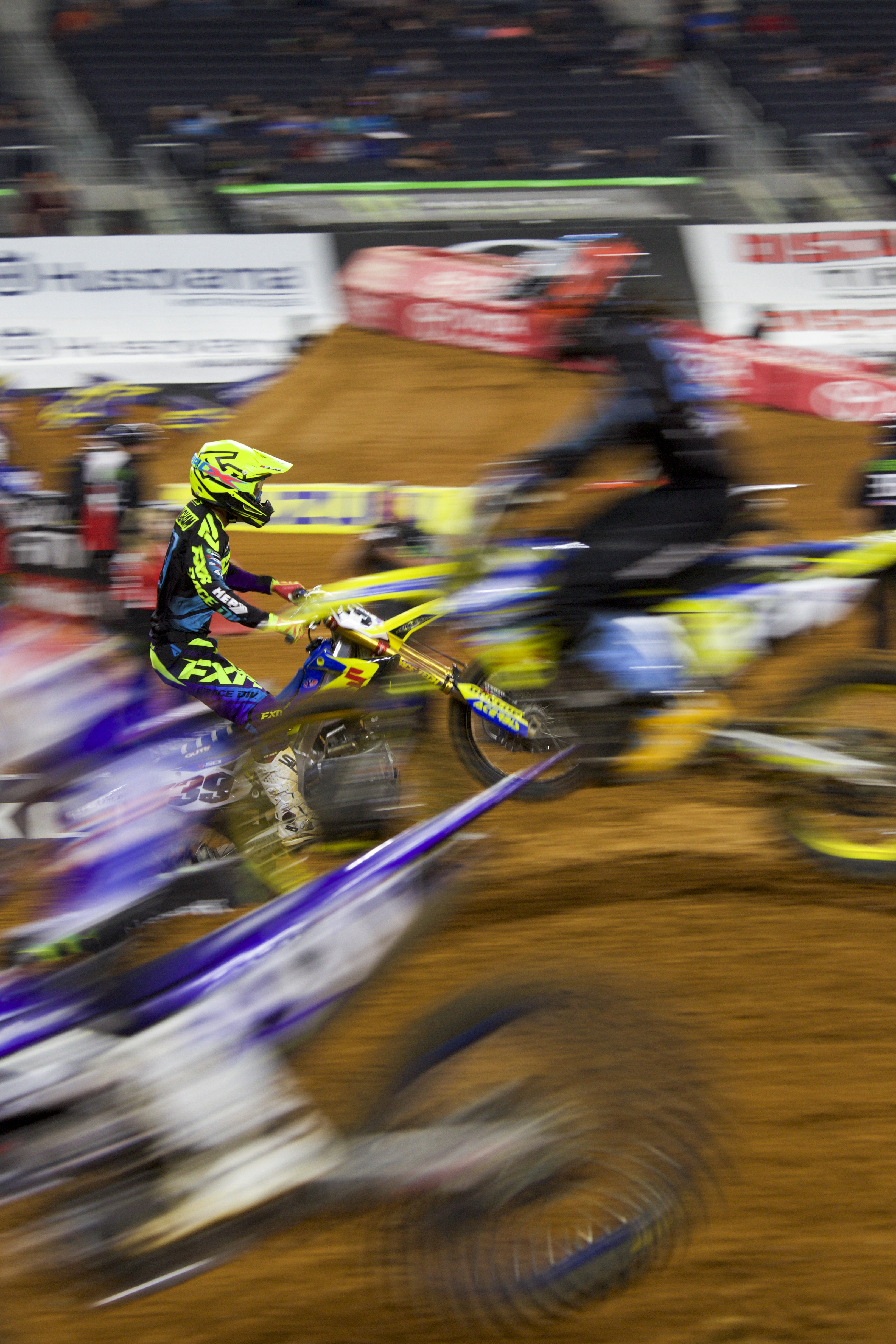 BF0I9011 - A Day at AT&T Stadium - Motocross Pictures - Vital MX