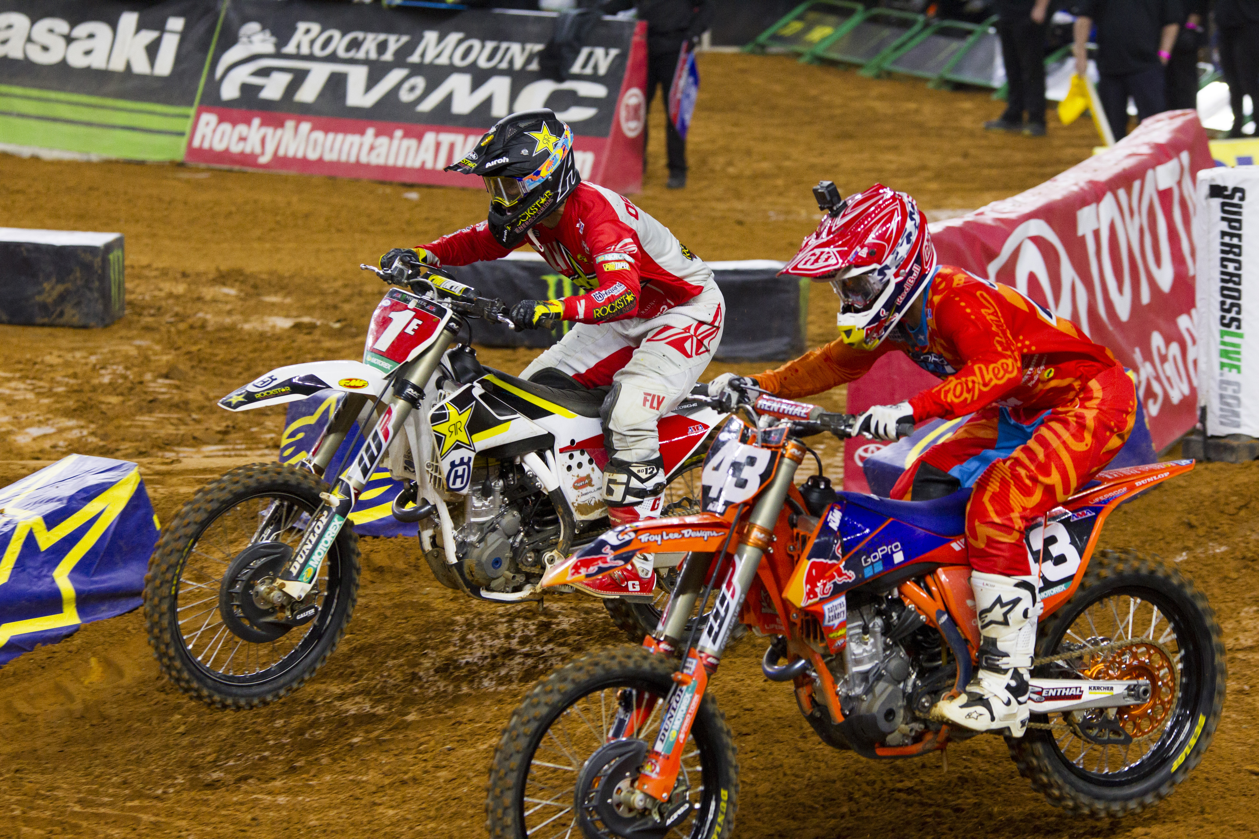 BF0I9150 - A Day at AT&T Stadium - Motocross Pictures - Vital MX