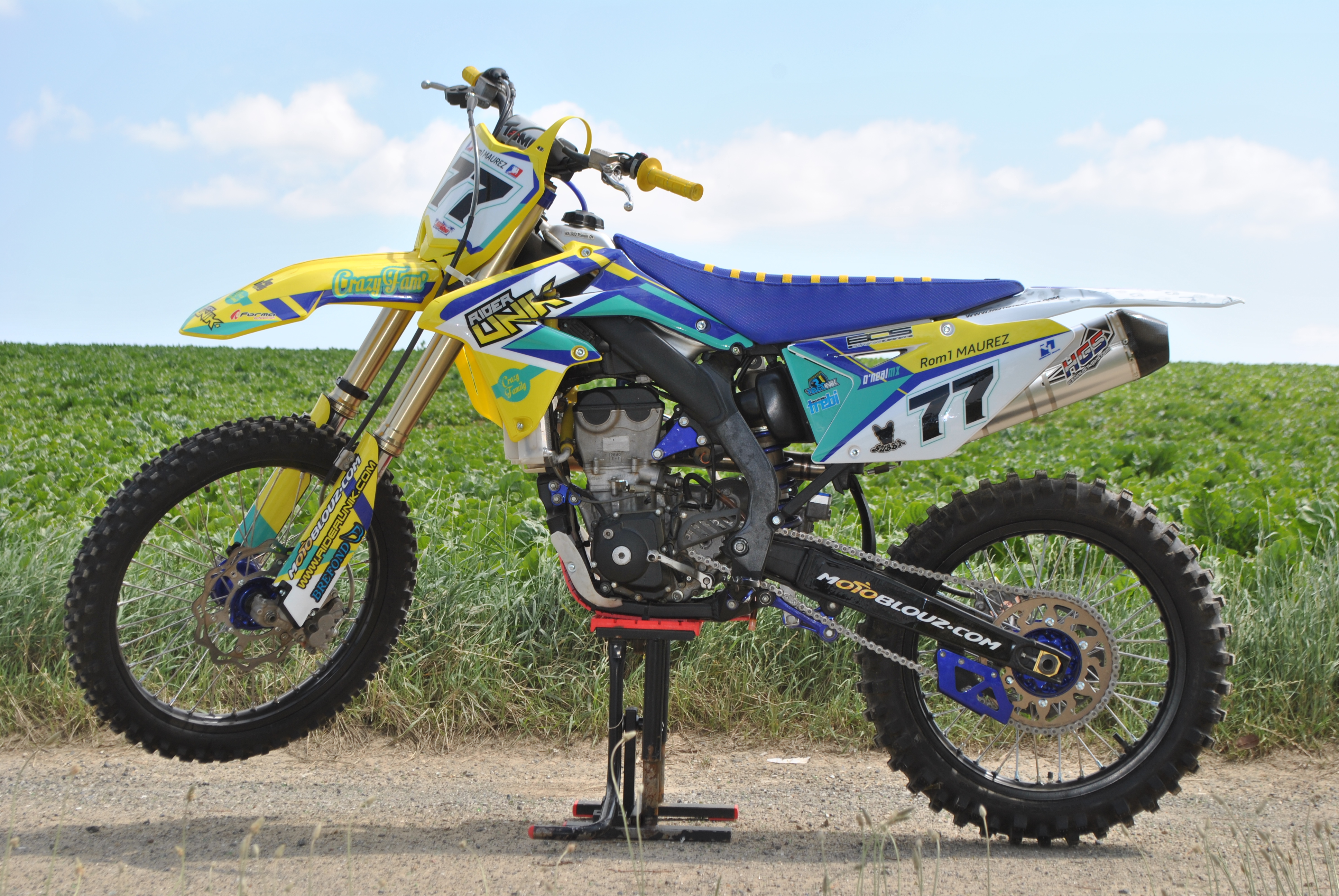 SUZUKI RMZ RIDERUNIK GRAFIK - RIDERUNIK GRAFIK's Bike Check - Vital MX