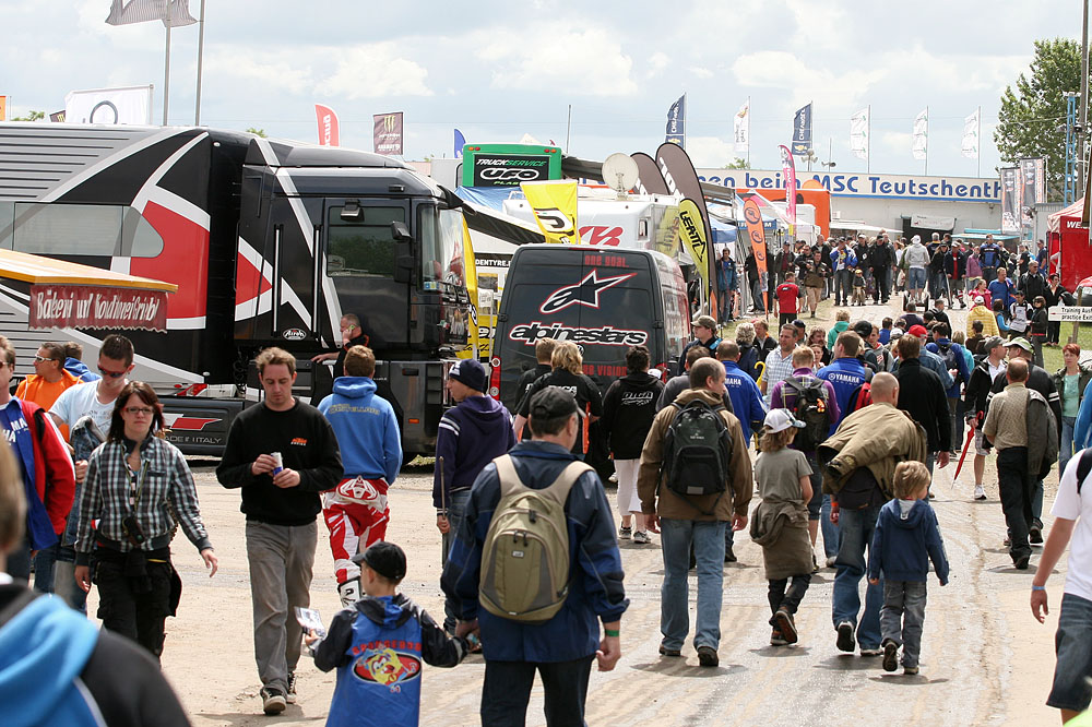 Paddock - Jefro98 - Motocross Pictures - Vital MX