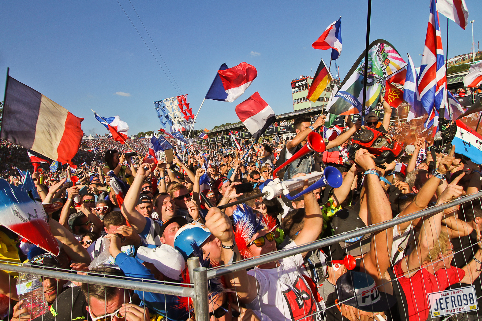 French fans celebration - Photo Blast: MXoN Sunday racing - Motocross ...