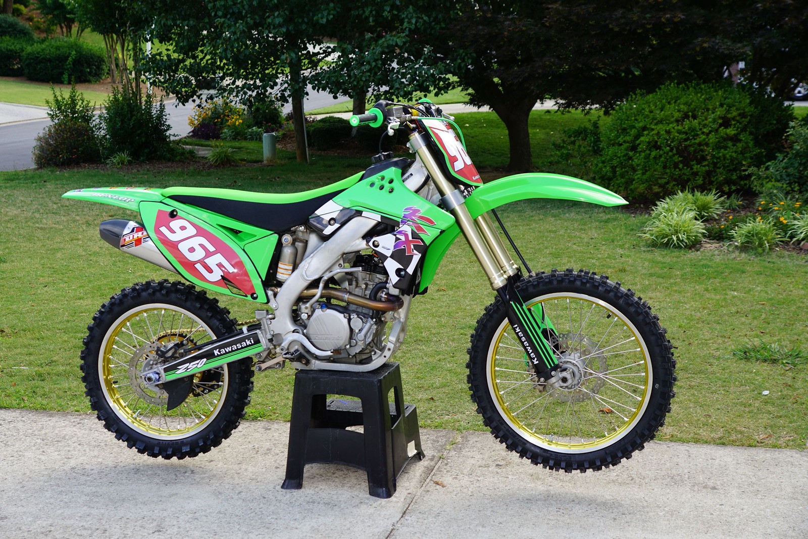 KX250F 2 Tone Rims and Retro Design - PEPE001's Bike Check - Vital MX