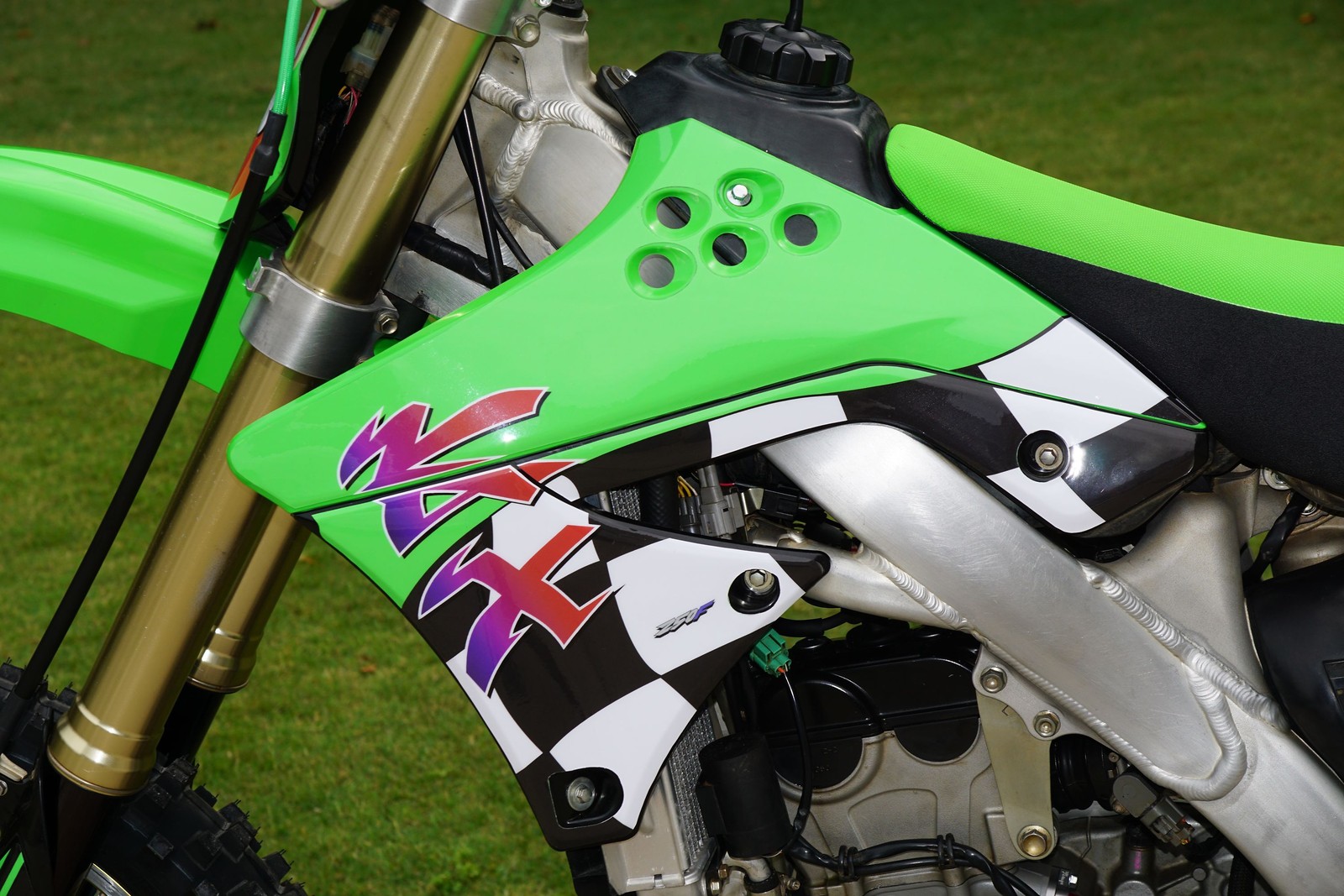 KX250F 2 Tone Rims and Retro Design - PEPE001's Bike Check - Vital MX