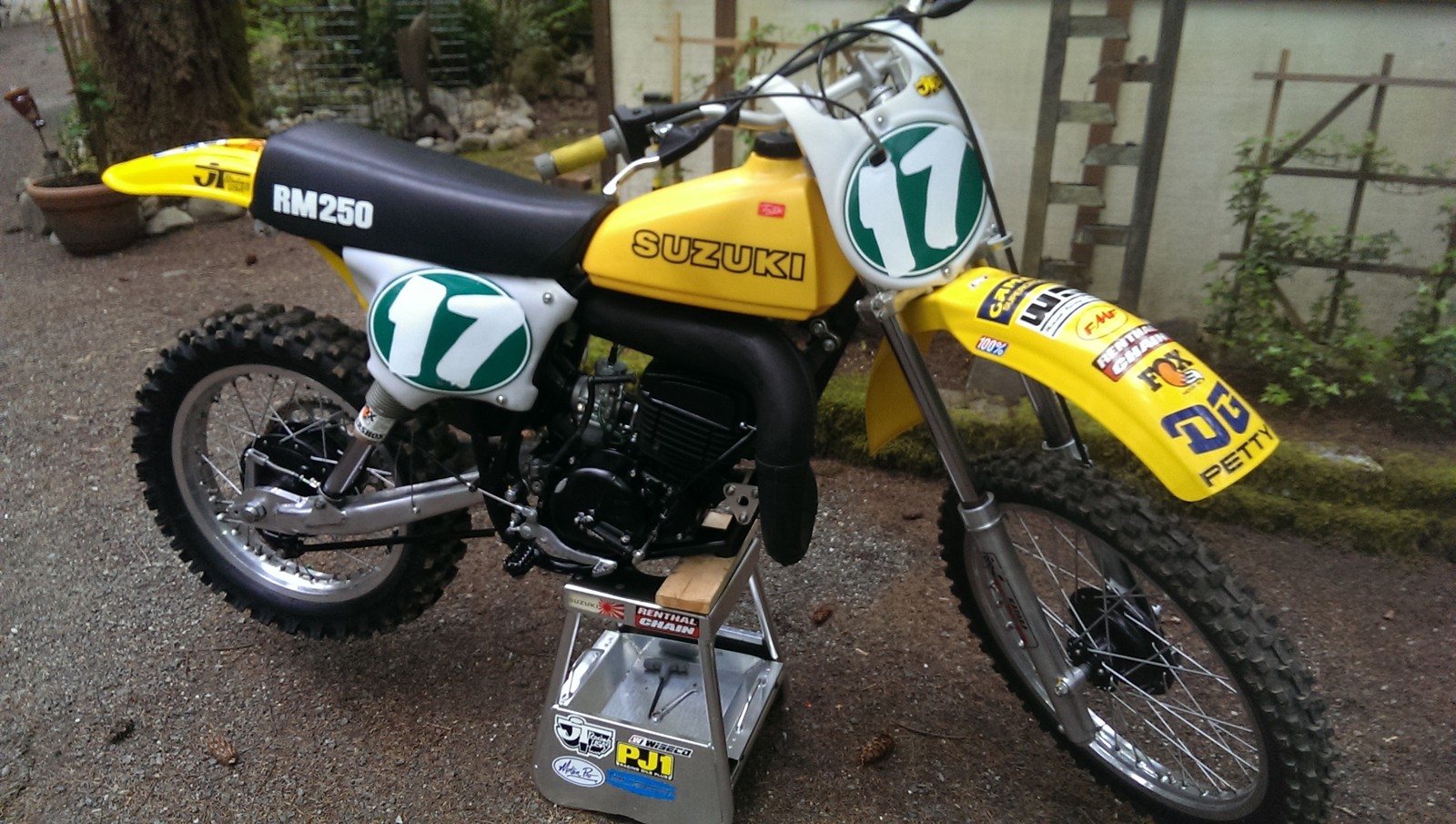 number17 - MxNumbers - Motocross Pictures - Vital MX