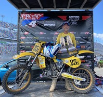 Deegan cutting the track in the supermini 1 moto 2 at the mini o's ...