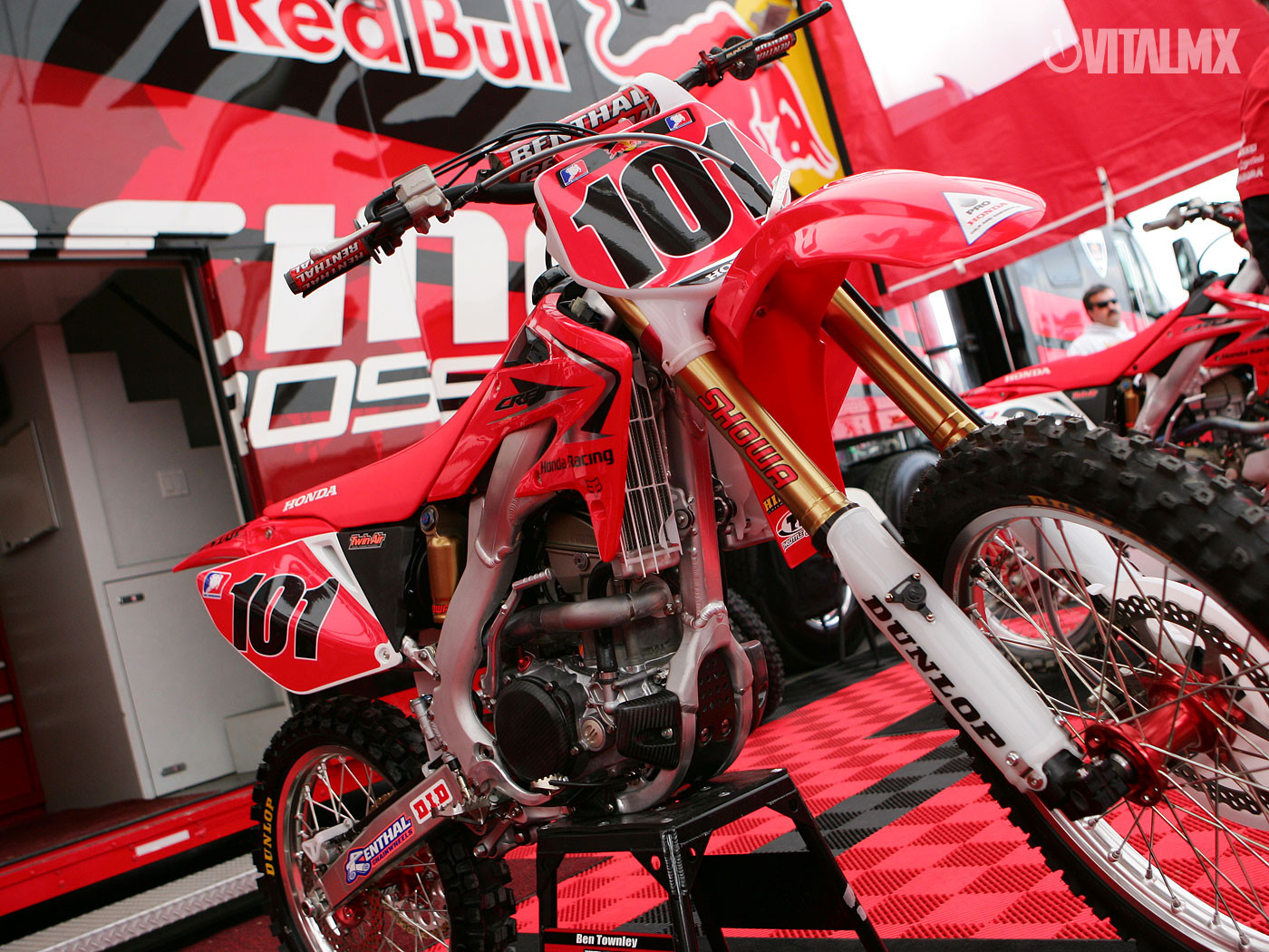 Ben Townley's Honda Red Bull Racing CRF250R - The Big Picture 2/7/08 - Motocross Pictures - Vital MX