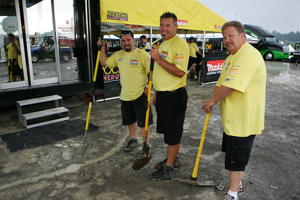 Suzuki Ground Crew - Vital MX Pit Bits: High Point 2008 - Motocross ...