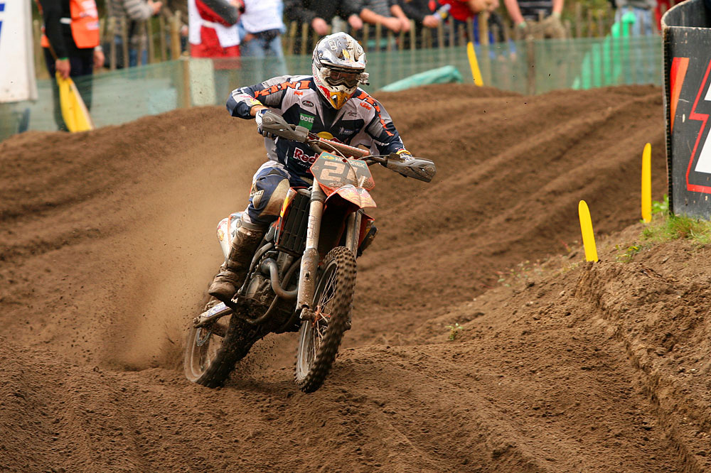 Shaun Simpson - Vital MX Pit Bits: Lierop - Motocross Pictures - Vital MX